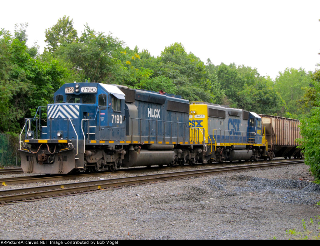 HLCX 7190 and CSX 4402